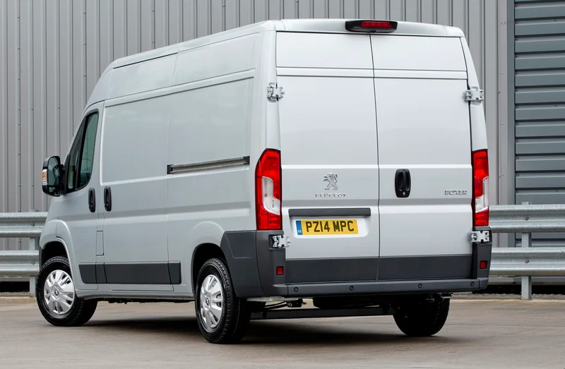 Peugeot Boxer 335 L3 H2 Professional Premium+ Blue HDI 140ps - Vehicles ...